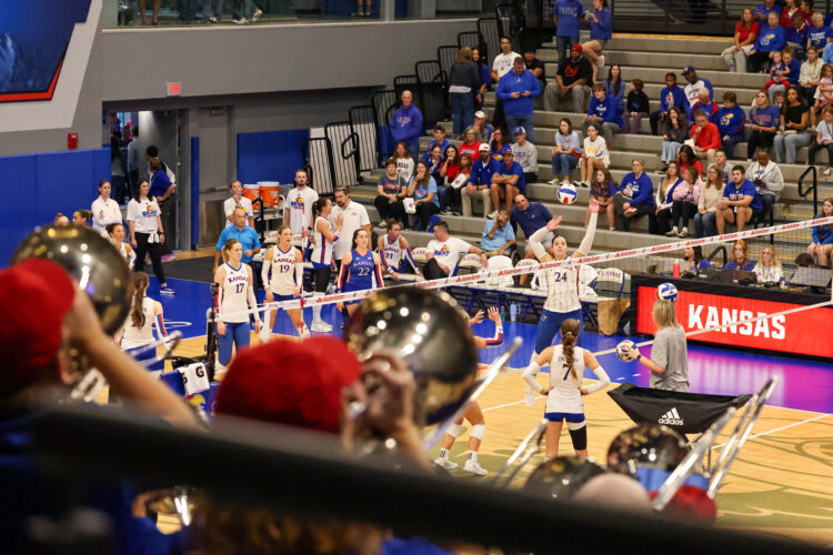 KU volleyball serves up season-high 12 aces in sweep over Texas Tech ...